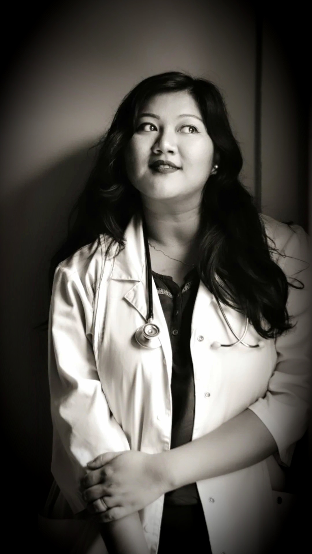Dr. Shreeya Shrestha has bagged Women Leadership in Healthcare Award