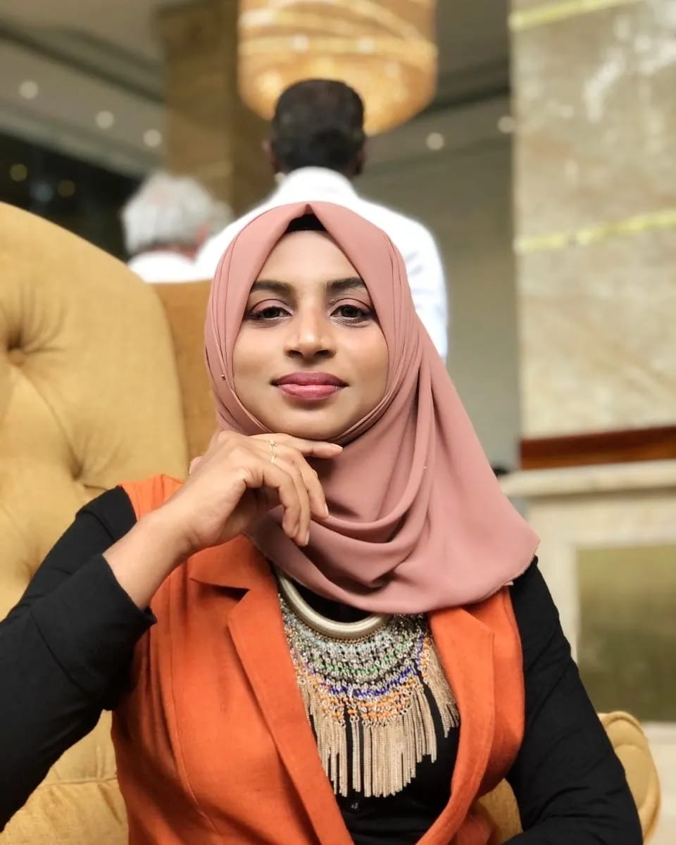 M.H.F.RIZNA has bagged Outstanding Professional Makeup Artist of The Year